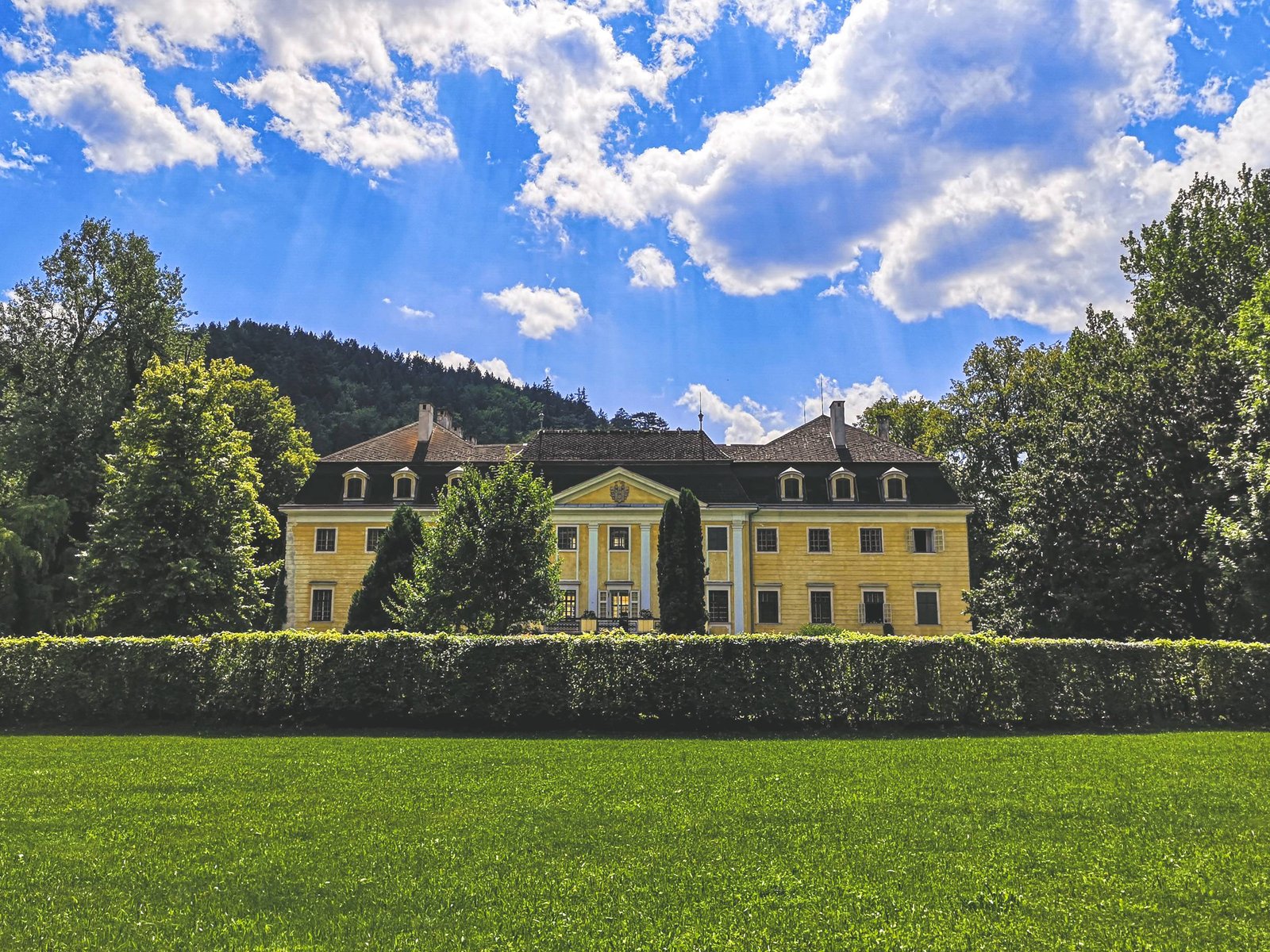 Gutenstein Guide to Hiking in Alps & Mariahilfberg | Connecting Vienna